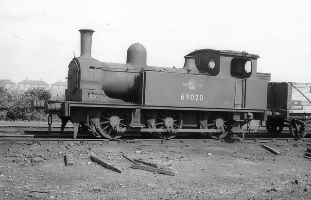 COPY B&W SLIDE, LNER J72, 69020 £1.25 - PicClick UK