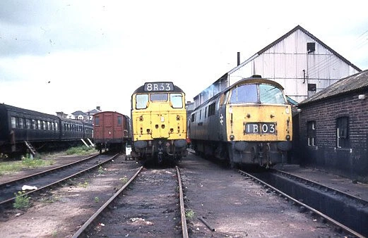 ORIGINAL COLOUR SLIDE of D1053 BR class 52 Western diesel hydraulic ...