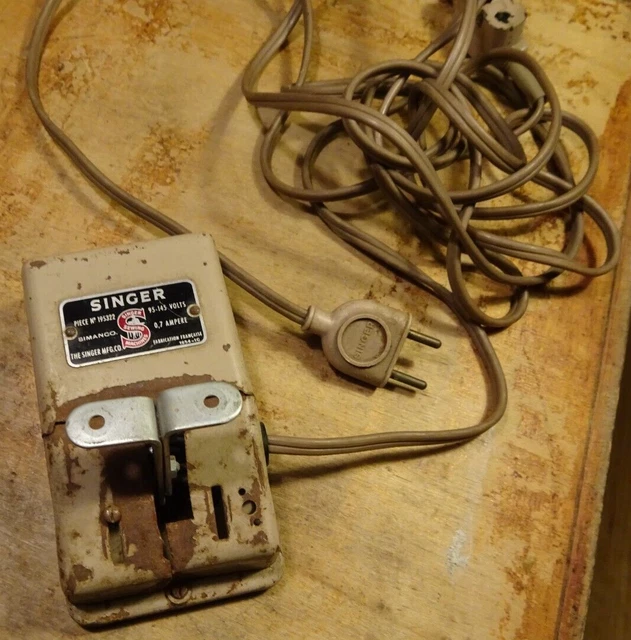 PÉDALE DE MACHINE a coudre Singer ancienne fiche banane 95/145 V 0,7 A ...