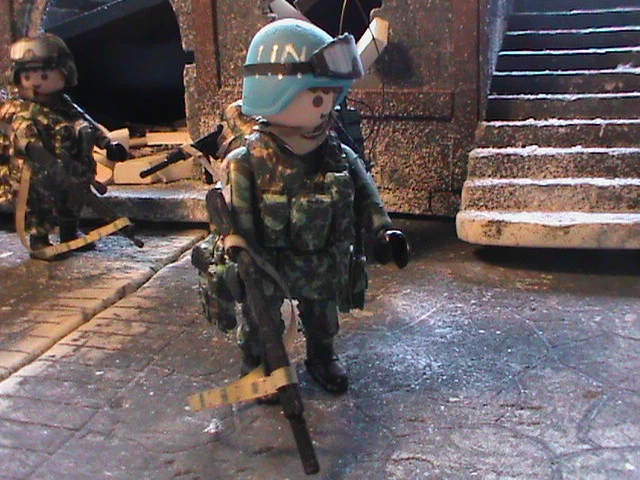 PLAYMOBIL CUSTOM SOLDAT Espagnol (PROFOR)(ONU) (Balkans-1992) Réf-0015 ...