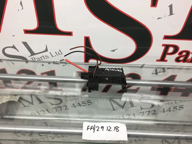 (AS) MERCEDES BENZ W207 E Class Fuse Box Outlet Assembly A2045400150 EUR 40,15 - PicClick FR