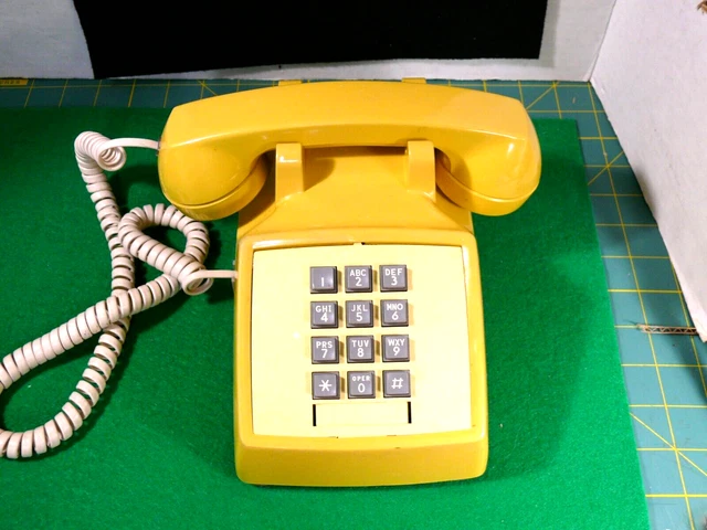 VINTAGE BELL SYSTEM Western Electric Push Button Dial Phone Model 2500 ...