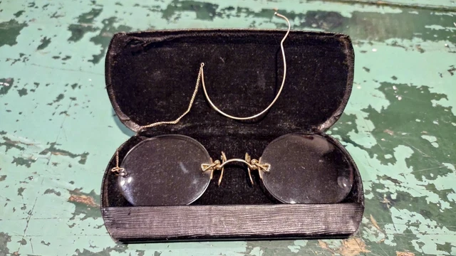 ANTIQUE EDWARDIAN PINCE Nez Eyeglasses With Chain Ear Loop And Hard ...