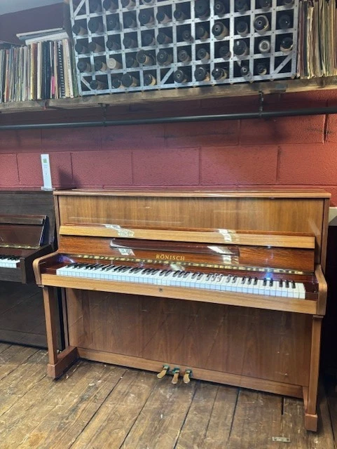 🎹 🎵 SALE! Stunning Ronisch Piano & Silent Pedal - CAN DELIVER £1,250.00 ...