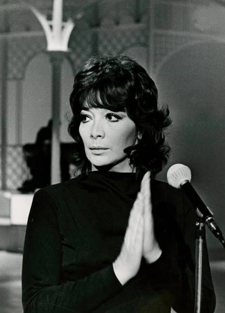 FRENCH SINGER & Actress Juliette Greco Singing In The Tv Variety OLD ...