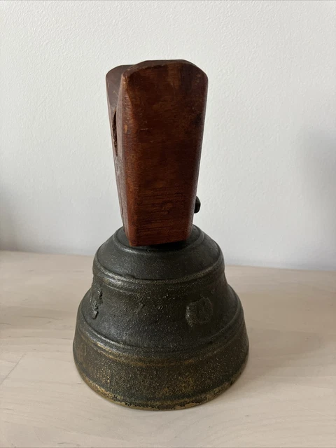 ANCIENNE CLOCHE DE Vache En Bronze Avec Attache D’origine EUR 25,00 - PicClick FR
