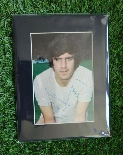 PETER LORIMER LEEDS UNITED LEGEND SCOTLAND SIGNED 8x6 MOUNTED DISPLAY ...