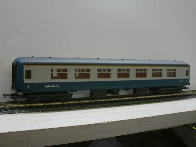 LIMA 305301 BR Mk2b 1st Class Corridor Coach W13493 Blue/Grey - please ...