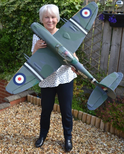 VINTAGE LARGE SCALE MODEL SPITFIRE for restoration & radio control £37. ...