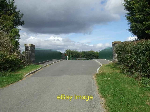 PHOTO 6X4 RAILWAY Bridge at Stainton Stainton by Langworth c2011 EUR 2 ...