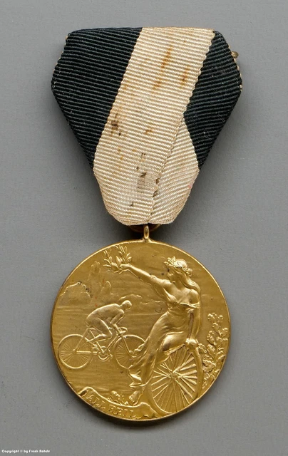 BRONZE MEDAILLE - RADSPORT ALL HEIL Bez. 8. Ruhrgau B.D.R. - 1928 EUR ...