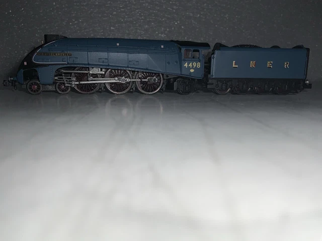 DAPOL N GAUGE Sir Nigel Gresley LNER A4 in Blue £25.00 - PicClick UK