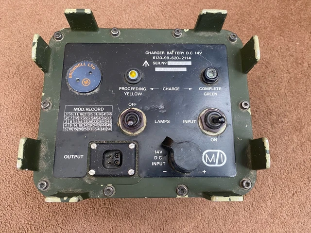 CLANSMAN MILITARY 12V DC INPUT DIRECT CURRENT CHARGING UNIT 14v DCCU ...