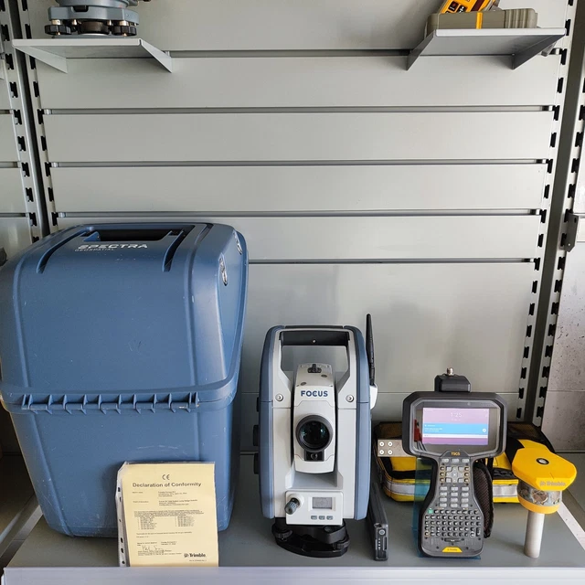 TRIMBLE/SPECTRA ROBOTIC TOTAL Station Kit £13,000.00 - PicClick UK