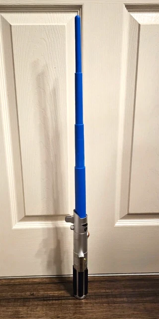 HASBRO STAR WARS Anakin Skywalker Blue Lightsaber Extendable Flick Out ...
