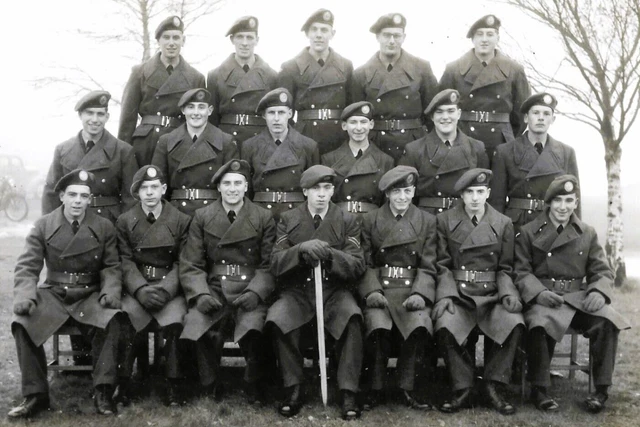 WW2 MILITARY PHOTO Group British Soldiers Regiment Group Uniform Belts ...