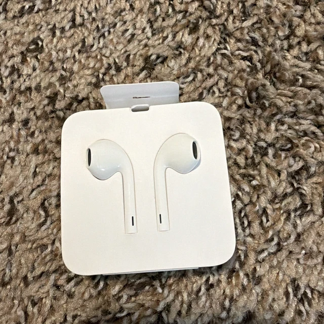 APPLE EARPODS WITH Lightning Connector In Ear Canal Headset - White $3. ...