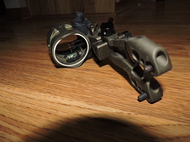 APEX GEAR ARCHERY 4-pin lighted bow sight RH $21.00 - PicClick