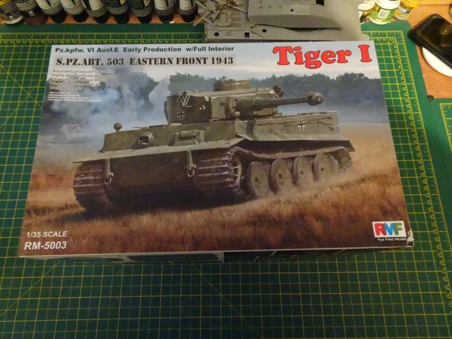 RYEFIELD-MODEL 5003 1/35 Sd.Kfz.181 Tiger I Early Production w/Full ...