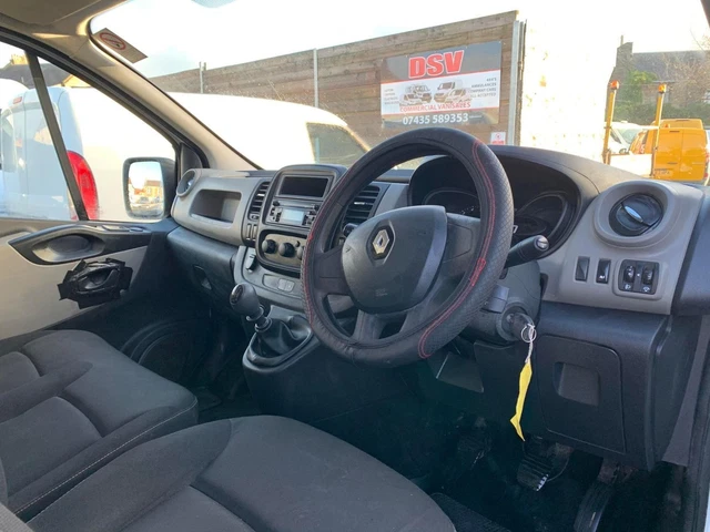 RENAULT TRAFIC SL27 BUSINESS ENERGY 1.6 DCi 120 SWB FWD YrMOT NoVAT 07379701842 £5,975.00 ...