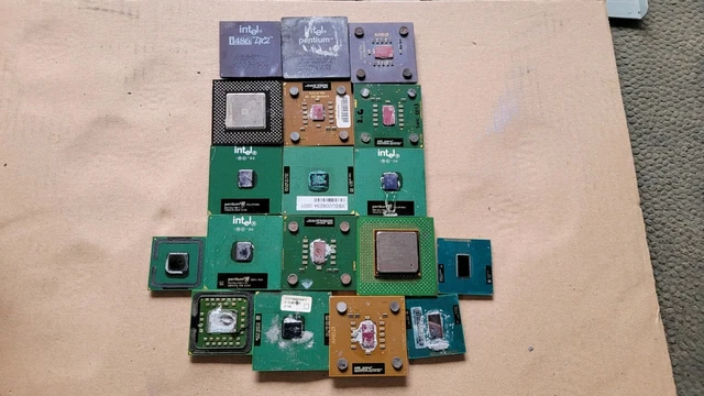 18 STK. ALTE CPU's, Keramik, 486, Pentium, PC, Computer, Gold, Schrott ...