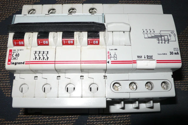 DISJONCTEUR DIFFERENTIEL TETRAPOLAIRE 40A 30mA TYPE AC, LEGRAND 40AMPERE PC.10K EUR 59,00 ...