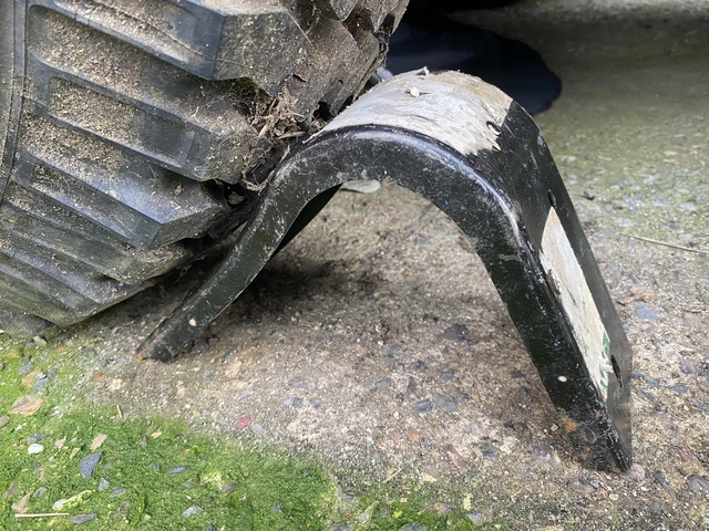 GENUINE MILITARY LAND Rover Defender WOLF XD Wheel Chock. ANR3052 £8.49 ...