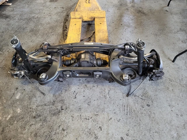 MERCEDES C CLASS W204 W212 Rear Axle subframe Differential assembly ...