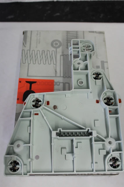 NEW GENUINE MERCEDES-BENZ W211 E-Class LH Rear Lamp Bulb Holder ...