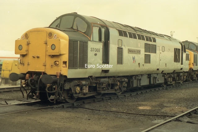 B289 35MM NEGATIVE Class 37 37069 Thornaby c.1990 £2.54 - PicClick UK