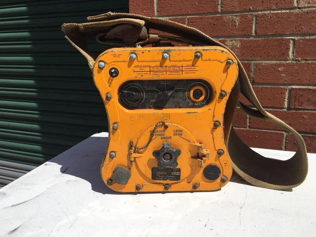 GIBSON GIRL BC-778 SCR-578 WW2 US Army Air Force Emergency Radio ...