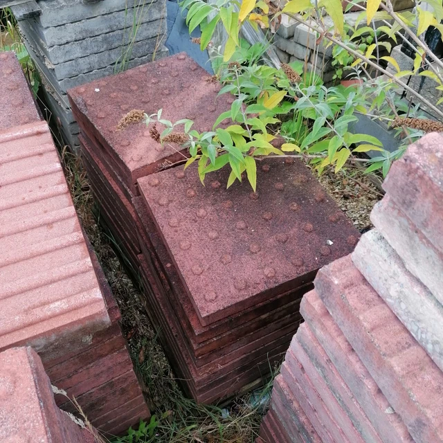 HEAVY DUTY RED Blister Paving Slabs 450 x 450 x 45mm £6.00 - PicClick UK
