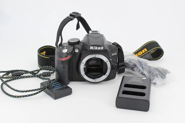NIKON D3200 CAMERA / Photo Box - Less than 4500 Triggers £143.16 ...