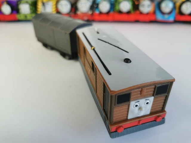 THOMAS AND FRIENDS Motorised Trackmaster Train TOBY WITH BOXCAR £10.50 ...