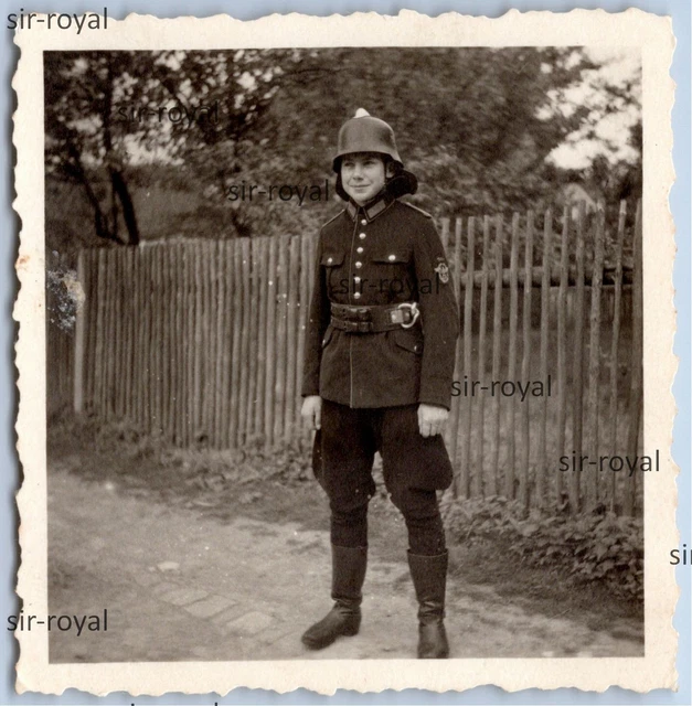 JUNGMANN IN FEUERWEHR Uniform - WK2 Foto 6x6cm EUR 19,90 - PicClick DE