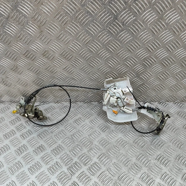 TOYOTA HILUX MK7 Tailgate Boot Lock 65760-0K010 2016 29811370 £90.00 ...