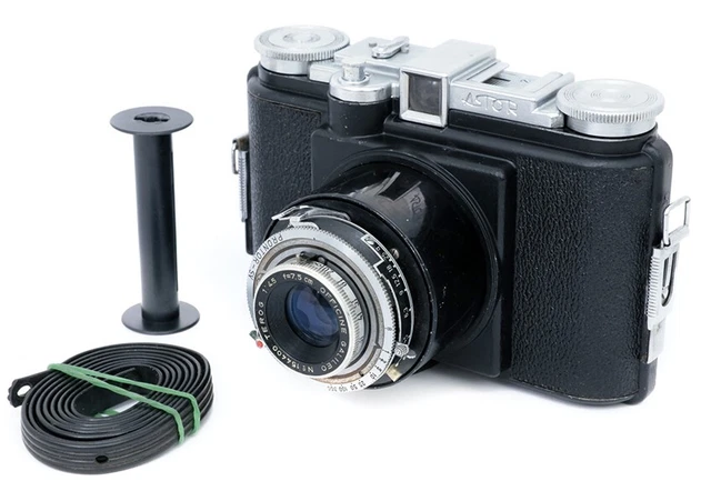 FERRANIA ASTOR ITALIAN camera 6x6 on 120 roll film made Italy + strap ...
