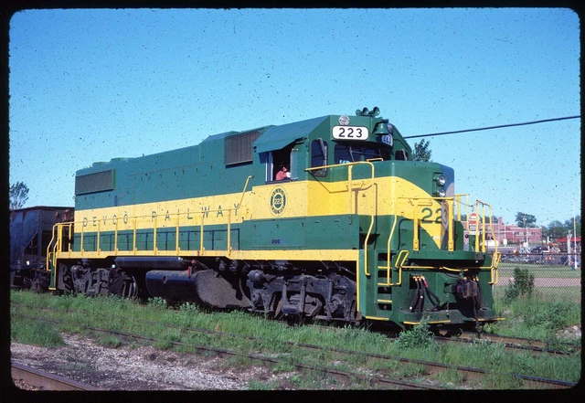 ORIGINAL RAILROAD SLIDE - DR Devco Railway 223 Sydney NS 6-18-1981 $4. ...