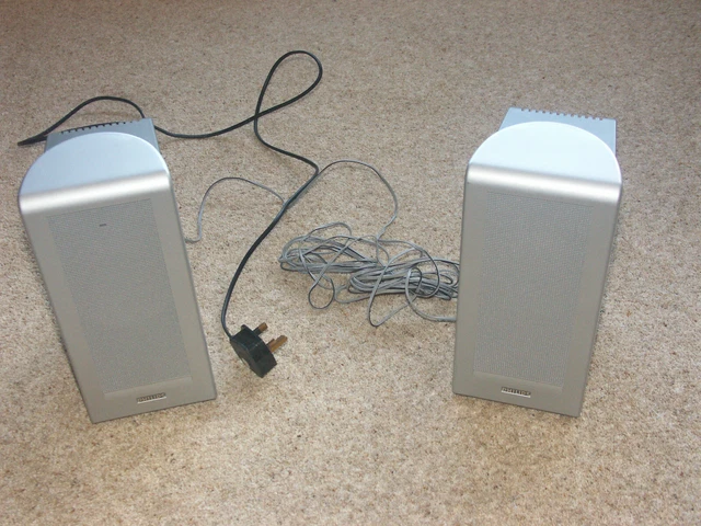 PHILIPS ACTIVE POWERED Surround Speaker System Type AD903 WA/05 + AD903 ...