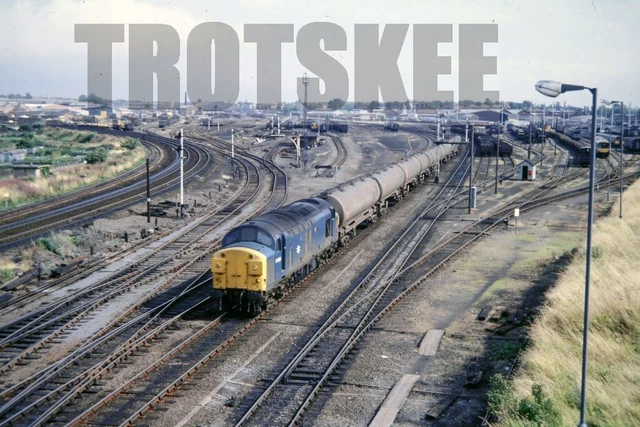 35MM SLIDE BR British Rail Diesel Loco Class 37 37023 York 1986 ...