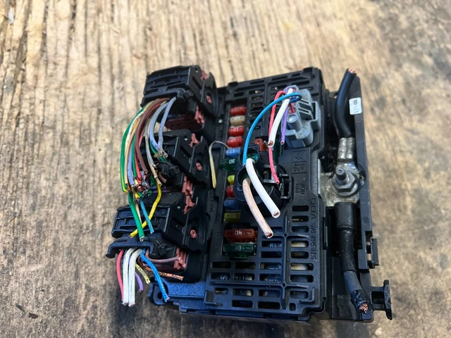 CITROEN C4 PEUGEOT Engine Bay Fuse Box 9661682980 L11 EUR 67,96 ...