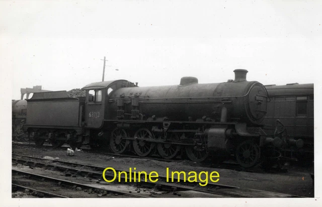 RAILWAY PHOTO 6X4 ex LNER O1 2-8-0 63712 Stabled at unknown location ...