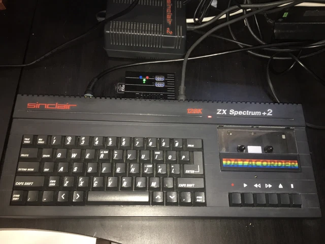SINCLAIR ZX SPECTRUM 128k Plus 2b completamente funzionante EUR 116,51 ...
