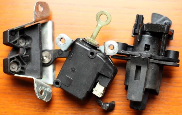 REAR BOOT / Tailgate Lock - Citroen C1, Peugeot 107 £14.99 - PicClick UK