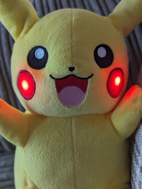 TOMY TALKING PIKACHU 2017 Pokemon - Light Up Cheeks Fully Working Rare ...