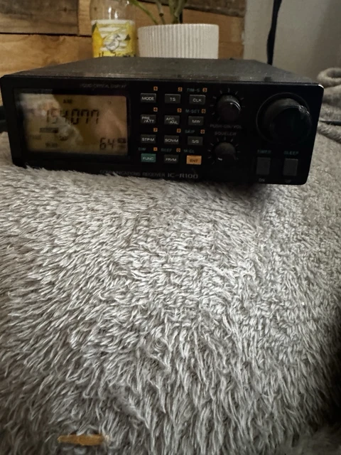 ICOM IC-R100 RADIO multi-function Radio Receiver HF/UHF/VHF. AM,FM,FM ...