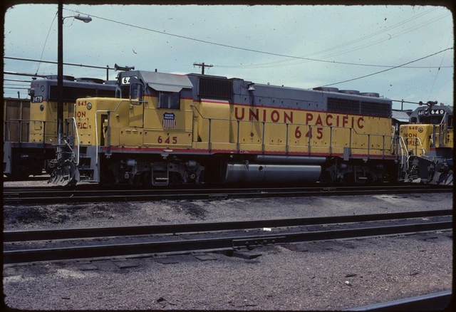 BH.B9.UP386 ORIGINAL COLOUR Slide Union Pacific GP40 #645 at Denver, CO ...