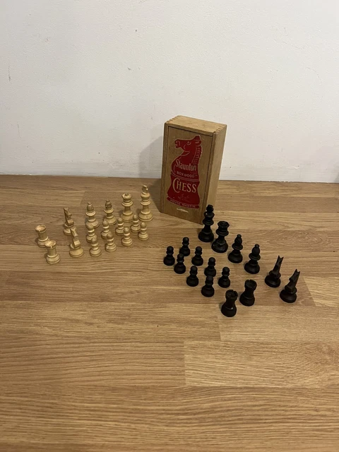 VINTAGE STAUNTON BOXWOOD Chess Pieces Set House Martin Boxed Wooden £19 ...
