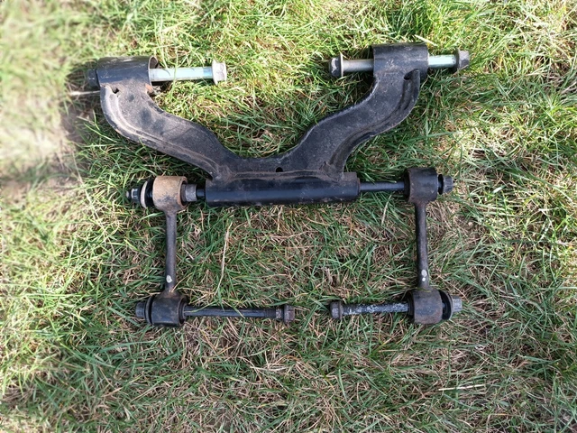 YAMAHA XMAX 250 Engine Mount £10.00 - PicClick UK