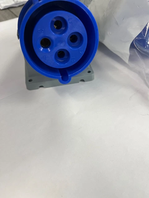 K9236BLU MK COMMANDO 32amp 4 pin surface socket £12.63 - PicClick UK